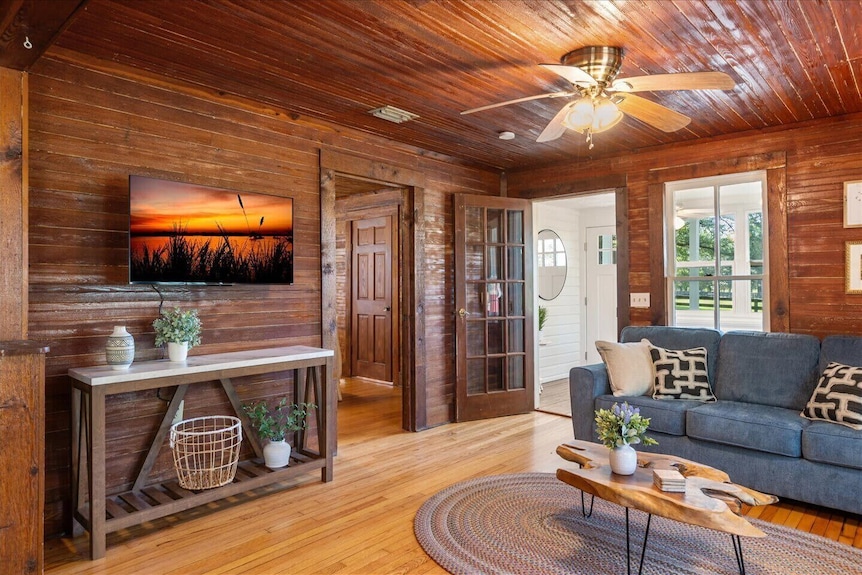 Sweetwater On The Range | Cozy Cabin Firepit - Gilchrist Blue Springs State Park, High Springs