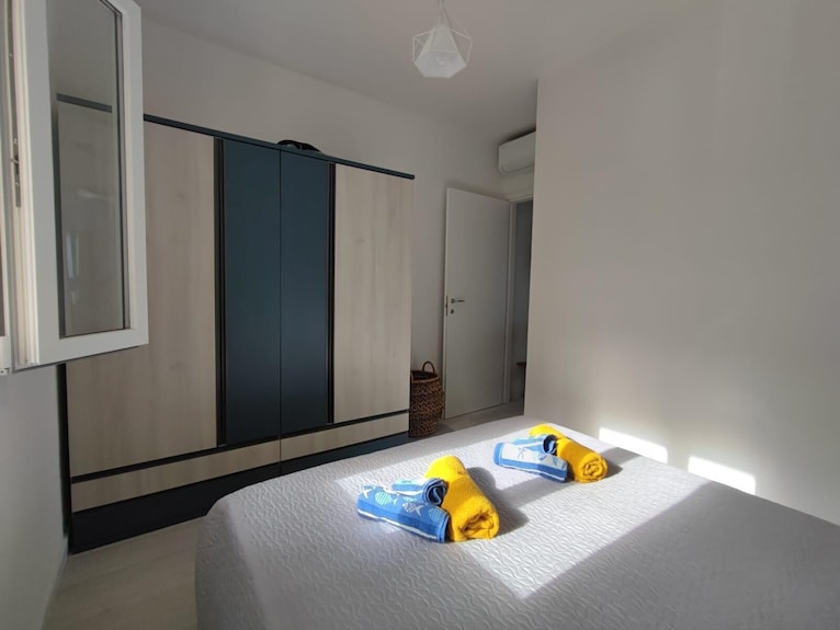 Cozy Two-room Apartment In Castelsardo Where You Can Spend A Nice Family Vacation - Islas de Cerdeña