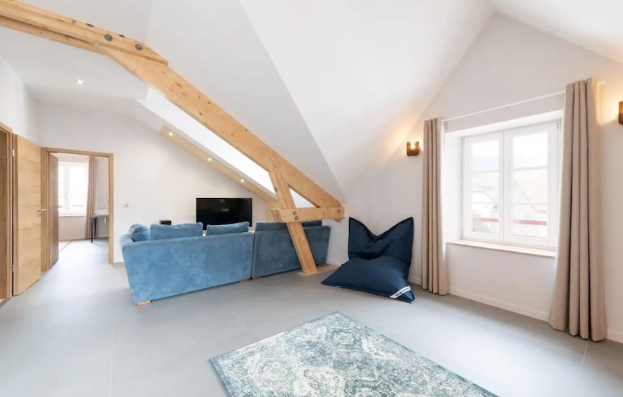 Villa: 7 Chambres 7 Sdb, Sauna, Jacuzzi/piscine, Discothèque Privée, Baby Foot. - Lac de Longemer