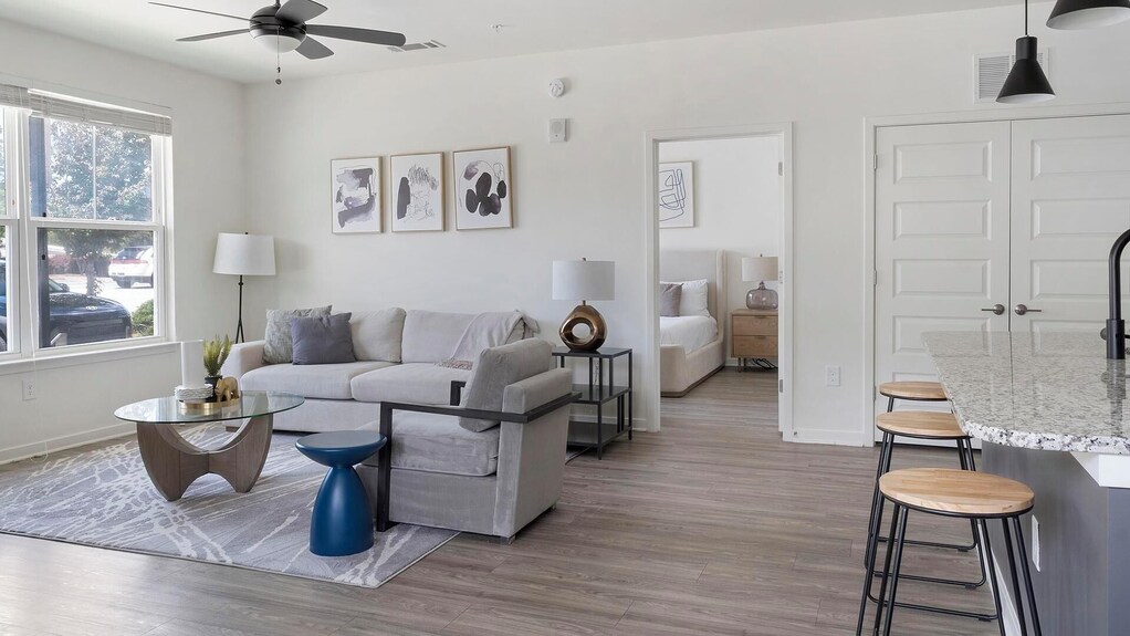 Landing | Beautiful 2bd, Yoga Studio, Pool - Marietta, GA