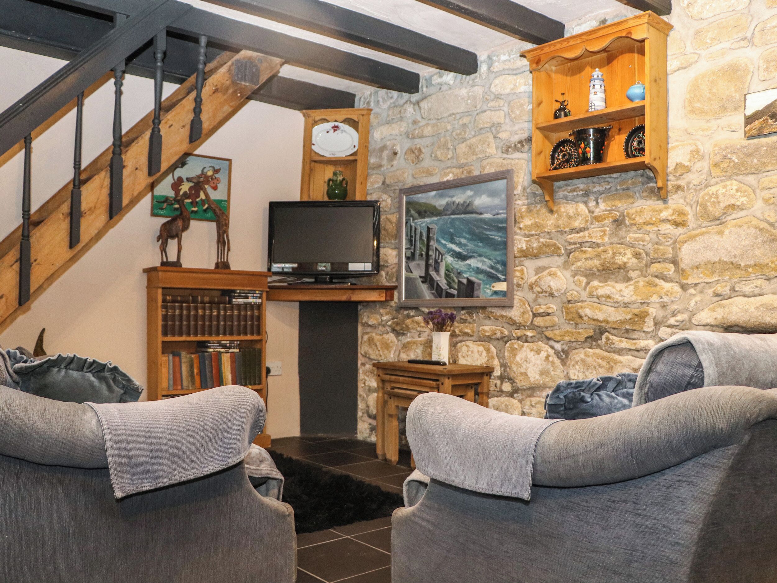 Up Over Head, Pet Friendly, Country Holiday Cottage In Pendeen - Pendeen