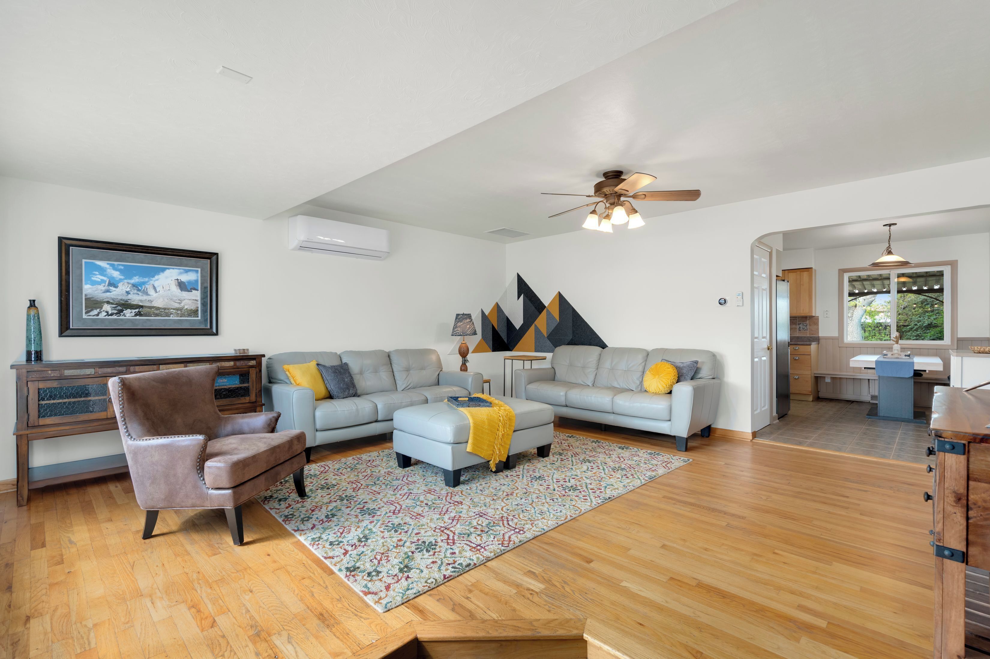 Family Friendly, Ac, Covered Patio, Fenced Yard, Clean And Comfortable. - Longmont, CO