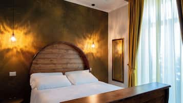 Quarto luxo, 1 cama Queen, vista para a cidade | 1 quarto, roupas de cama premium, edredons de pluma