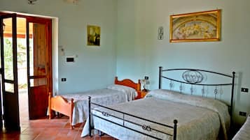 Quarto quádruplo clássico, vista para o mar | 2 quartos, ferros/tábuas de passar roupa, Wi-Fi de cortesia