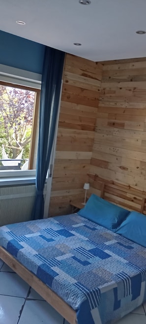 Quarto Duplo ou Twin, vista para o jardim | Edredões de penas, com decoração personalizada 