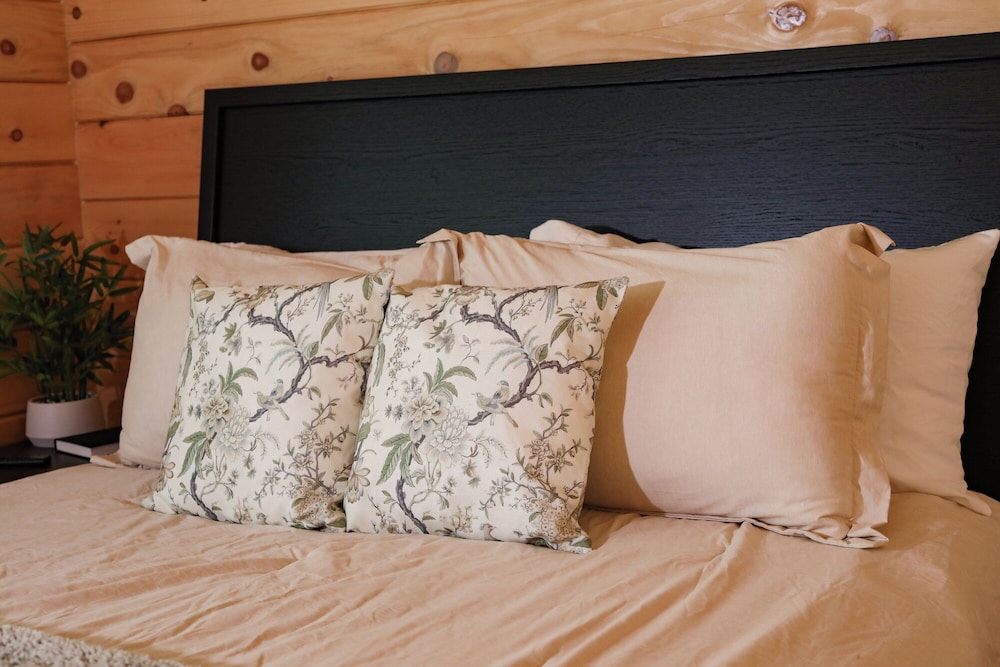 The Bellefonte Campground Presents: Tiny Home | 1 Bedroom With Hot Tub - Bald Eagle State Park, Howard