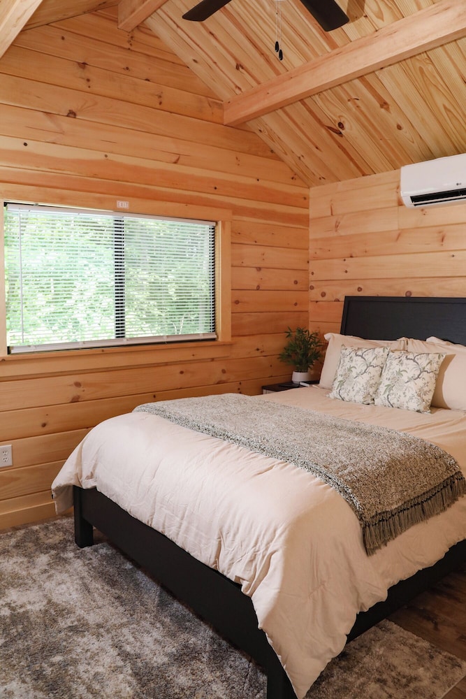 The Bellefonte Campground Presents: Tiny Home | 1 Bedroom With Hot Tub - Bald Eagle State Park, Howard
