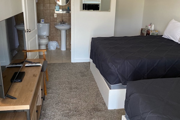 Quarto, 2 camas queen-size, não fumadores, casa de banho privativa | Wi-fi grátis