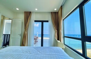 Suíte luxo, 1 cama King, para não fumantes, banheiro privativo | Roupas de cama de algodão egípcio, roupas de cama premium