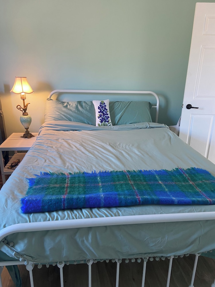 True Downeast Experience… On The Idyllic, Historic Annapolis River - Nova Scotia