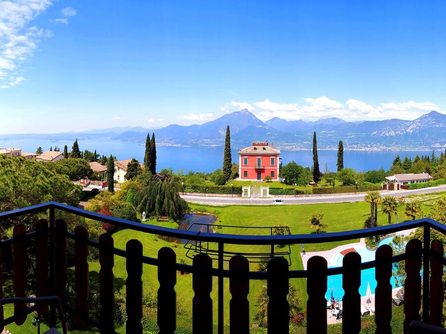 Quarto casal ou duplo panorâmico, sacada, vista para o lago | Vista do quarto