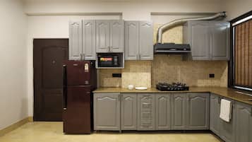 Estúdio Superior | Cozinha privada | Um frigorífico, um micro-ondas, uma placa de cozinha, uma torradeira