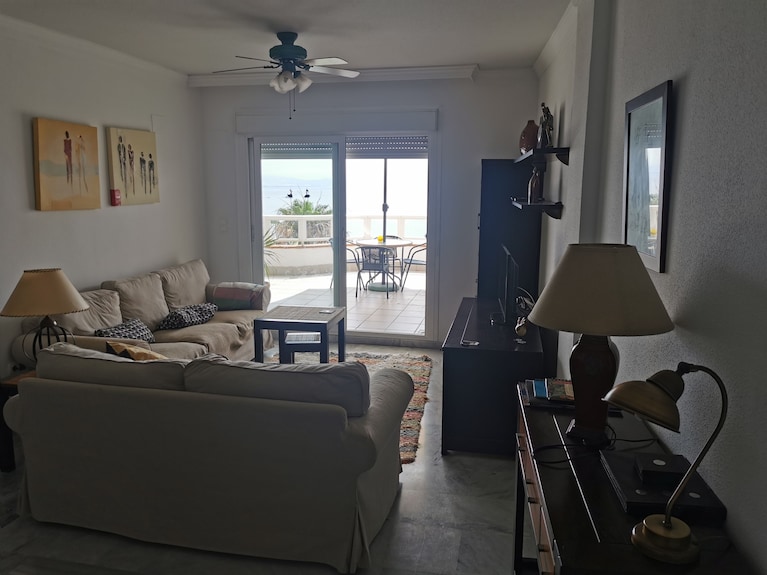 Beautiful Holiday Ground Floor Apt With Garden, Big Balcony And Shared Pool - Costa Tropical