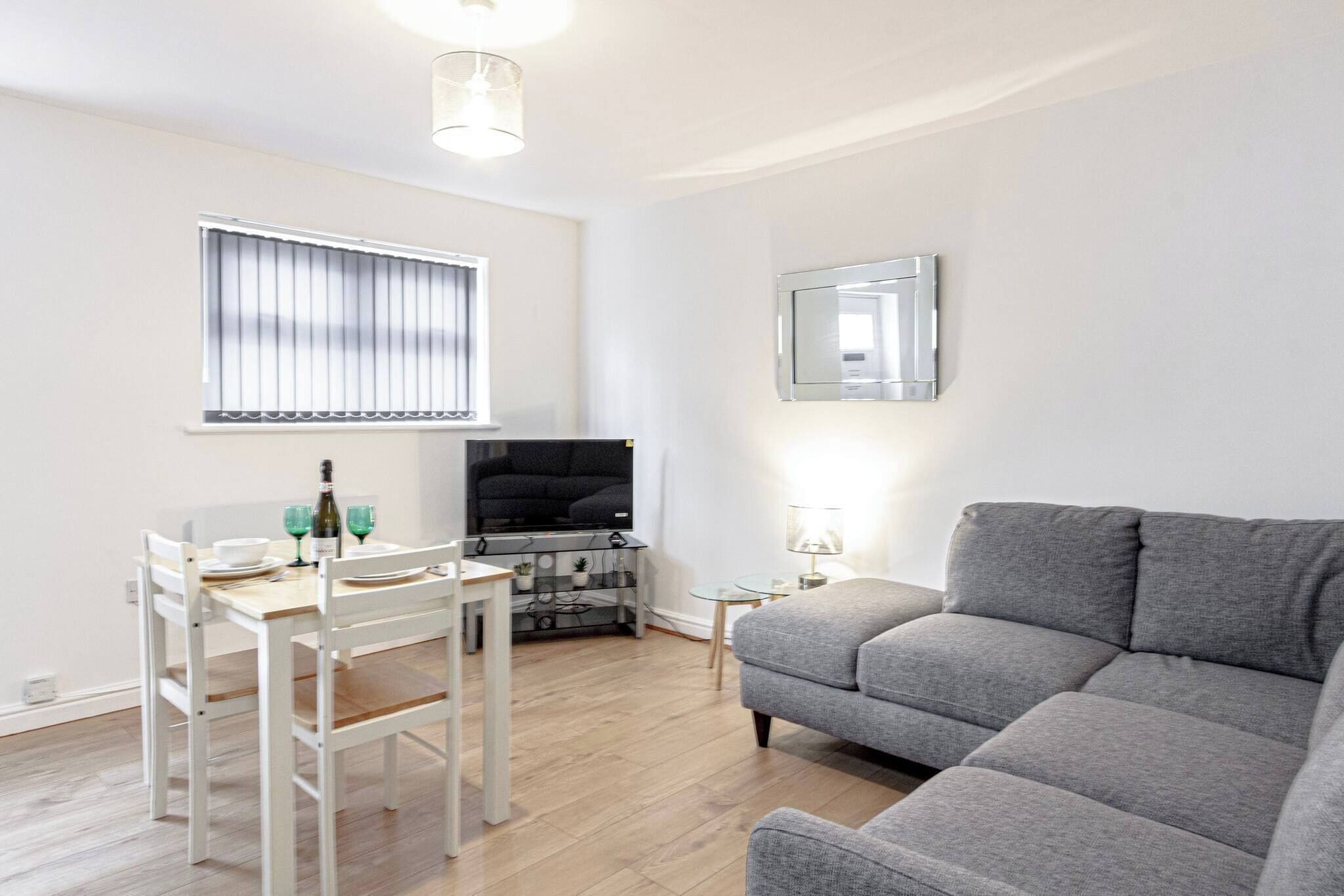 Cosy & Fully Equipped Cottage In Swinton - Salford