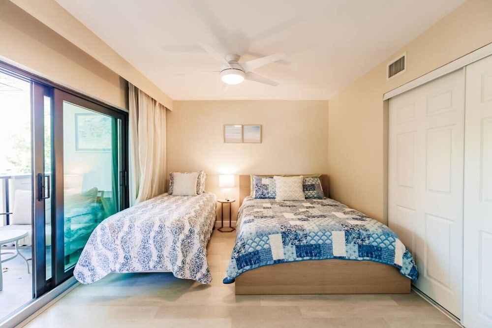 #241 Park Shore Resort Bldg G - Naples, FL