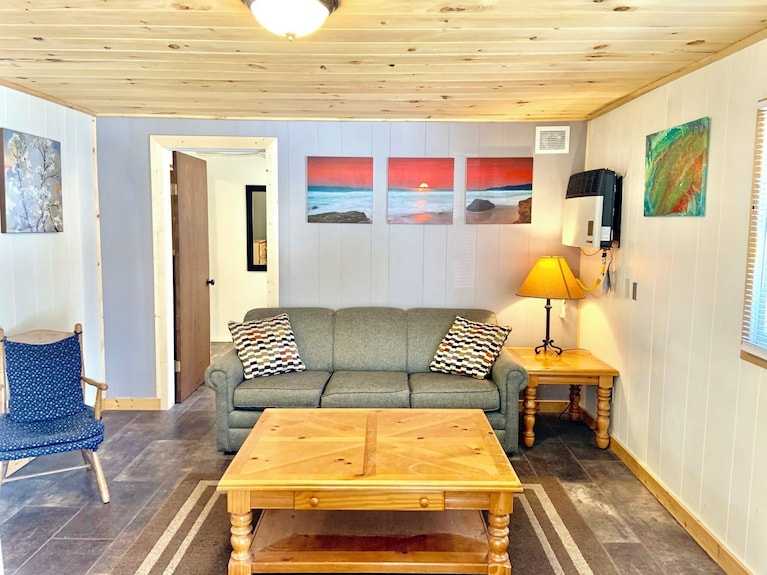 Santa's Shack Triplex - Near Pictured Rocks - Grand Island Township