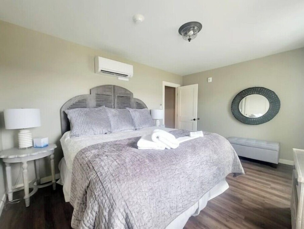 Liberty Bay Loft, Water Views! - Poulsbo, WA