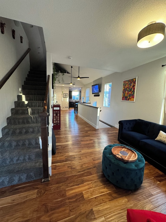 Cozy, Custom Bungalow In The Heart Of The Sante Fe Art District! - Denver, CO