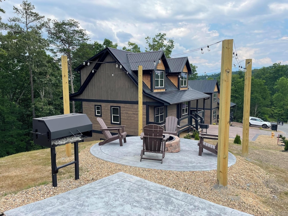 Firefly Nights By Smoky Cove Resort - Tennessee