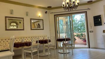 Pequeno-almoço inspirado na cozinha local diário incluído