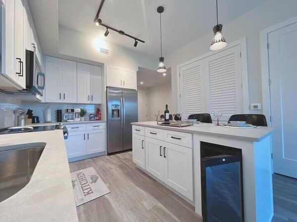 Lux Property Great For 1 To 8 Guests-family Trip ,5beds 2rooms Staycation With Gym And Ev, Proximity - West Palm Beach, FL