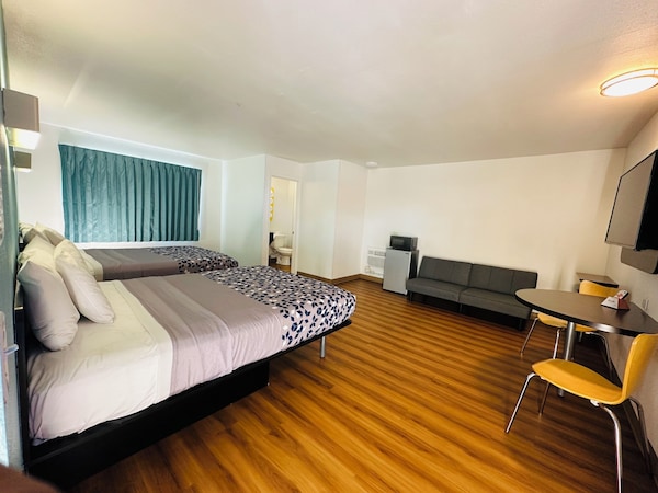 Beachside Inn - Crescent City, CA