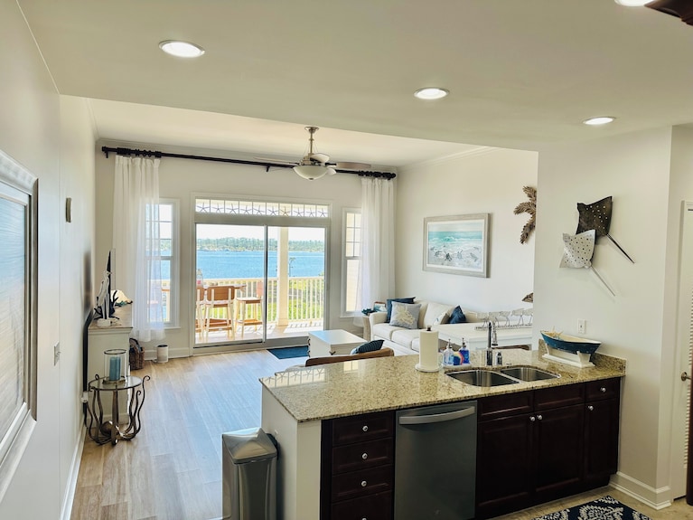 Newly Renovated 7th Floor Waterfront Condo W/ Amazing View Of St. Andrews Bay! - 패너마시티