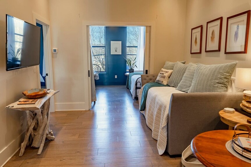 Magical & Cozy: King Bed, Twinkle-light Shower, Rooftop Views - Nickajack Lake, TN