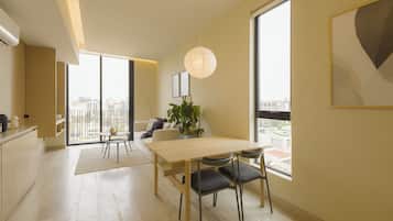 Apartamento luxo, sacada, vista para a cidade | Sala de jantar
