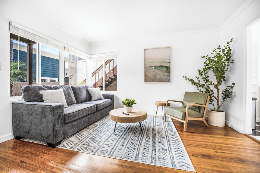 New Ocean Beach Home W/ Parking - Short Walk To The Beach - San Diego, CA