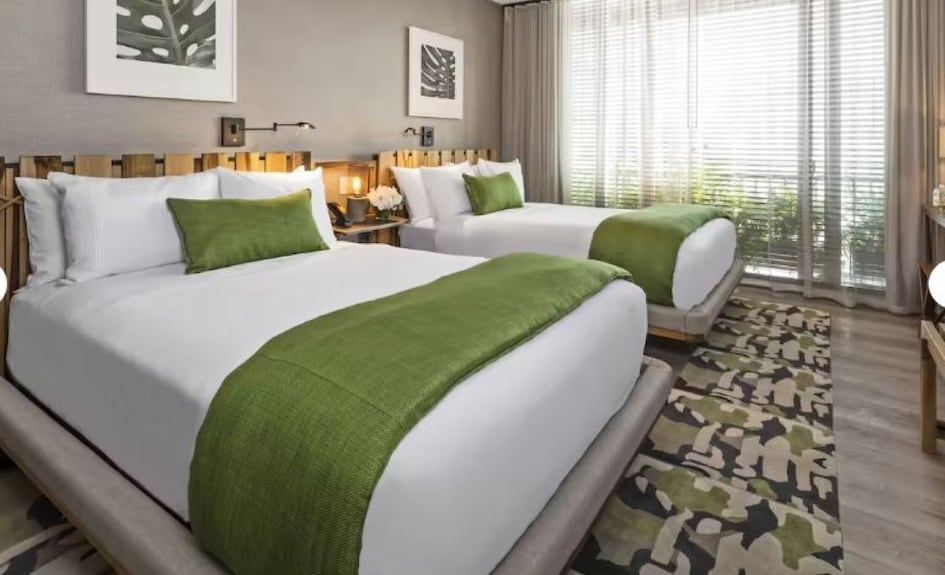 2 Art Deco Dream Stays: Modern Chic, Pool, Beach Access & Exceptional Dining - Miami Beach