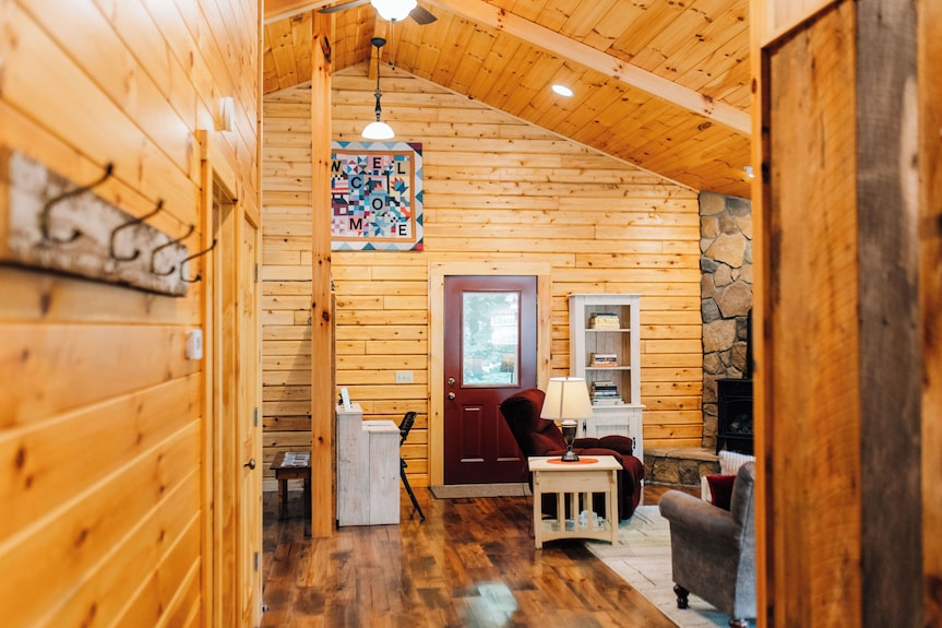 Lazy Days By Rocky Hill Cabins - オハイオ州