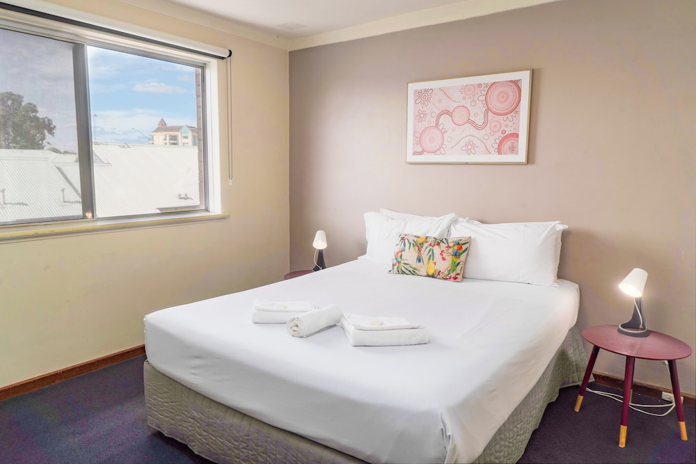 Spacious & Cosy Self-contained 1 Bedroom Apartment - Riverton