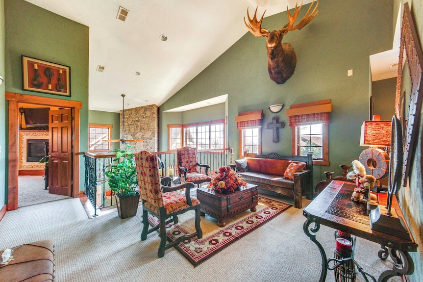 Seven Springs Resort Home: Theater Room & Grill - Pennsylvania