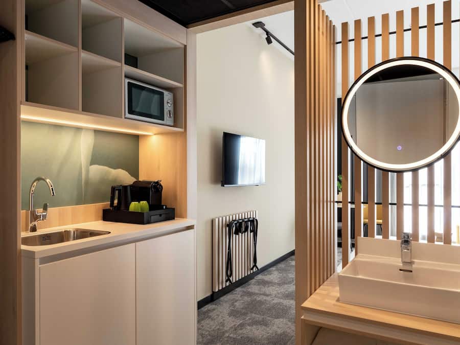 Quarto Duplo Comfort | Cozinha privada | Uma máquina de café expresso, uma chaleira elétrica