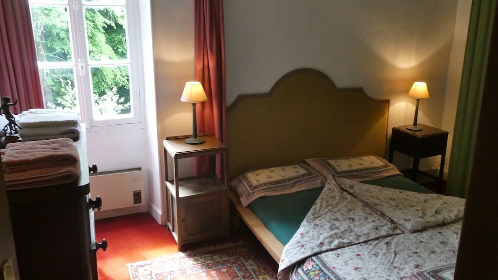 Simple Escape To Nature, Rustic Family Retreat In River Valley In France, Yes! - Dordogne