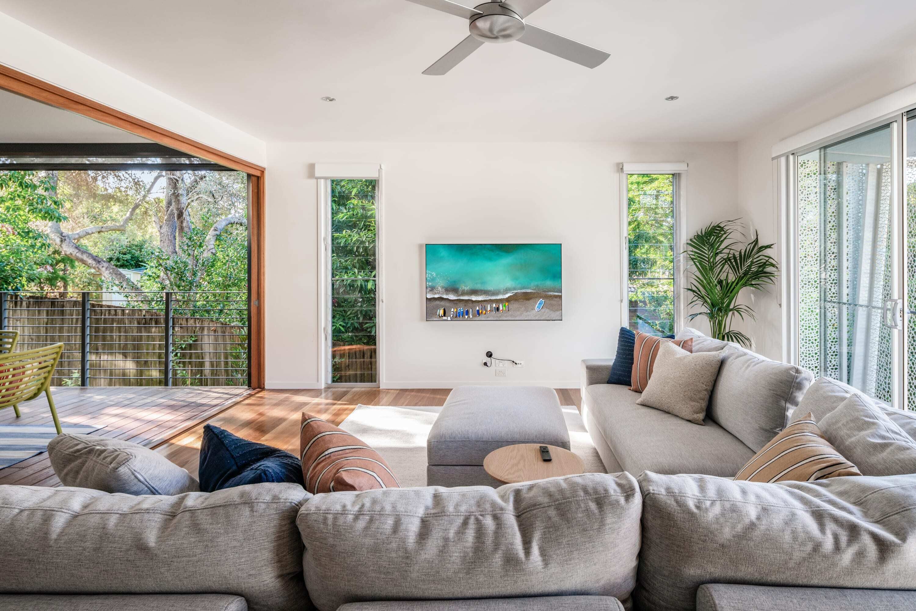 Headlands Hideaway - Pet Friendly Home At Moffs - Golden Beach