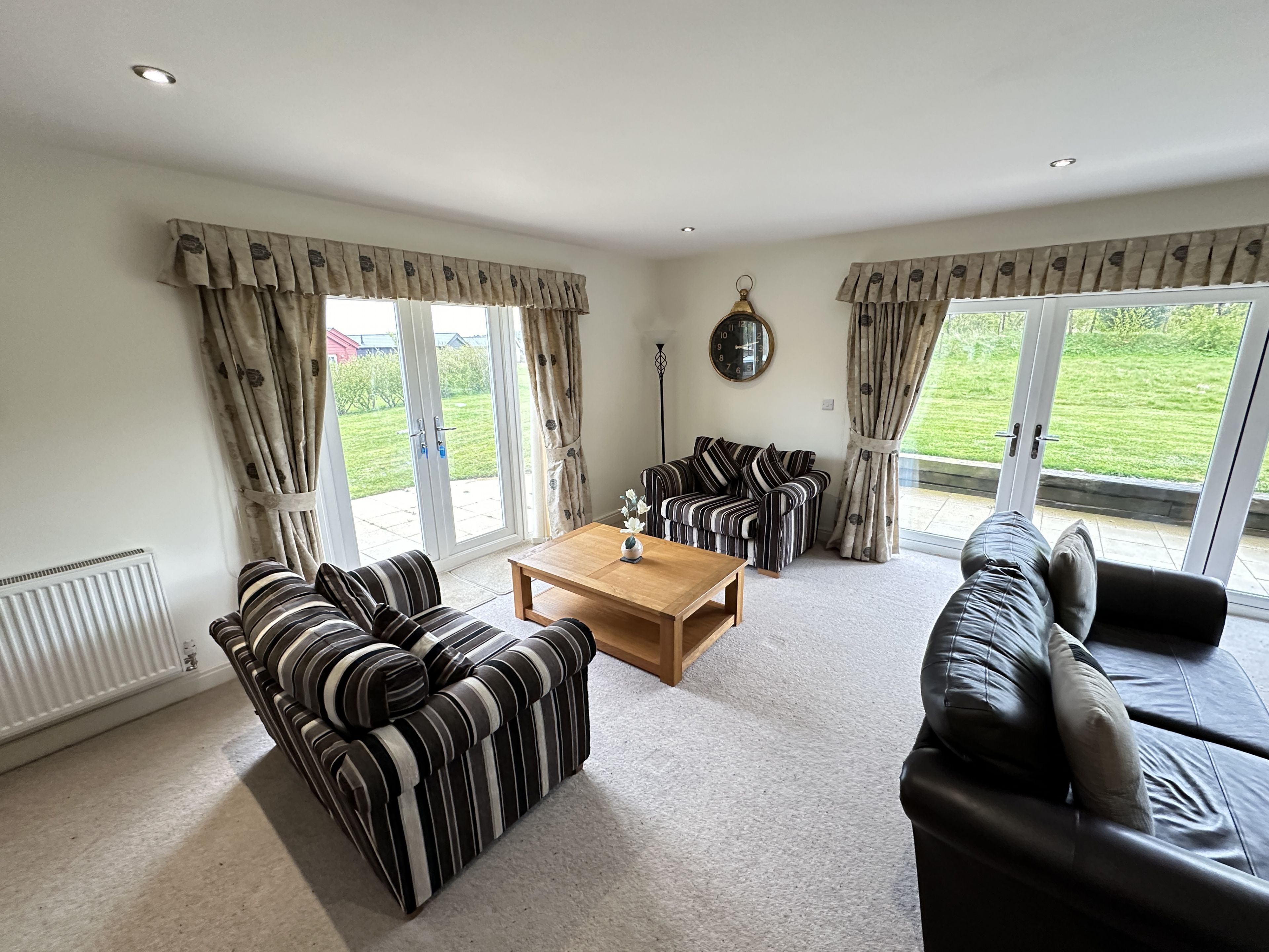 Coastal Cottage - Balcony Sleeping 10 In 4 Bedrooms - Refurbished - Filey