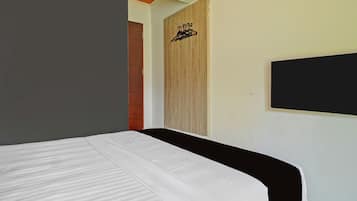 Quarto Duplo Deluxe | Secretária, secretária adequada para computadores portáteis