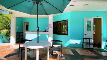 Suite Standard, vista para a praia | Terraço/pátio interior