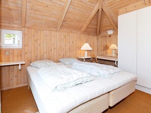 Casa | 4 quartos, com mobília individualizada 