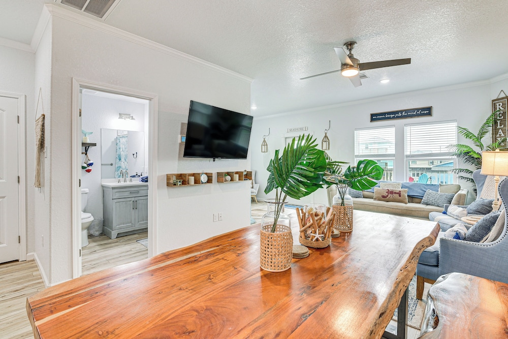 Serene Surfside Beach Retreat W/ Ocean Views! - Surfside Beach, TX