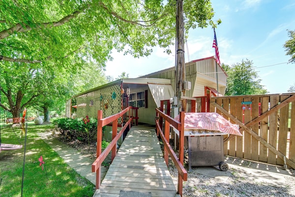 Andover Home Near State Park W/ Patio & Yard! - Ohio