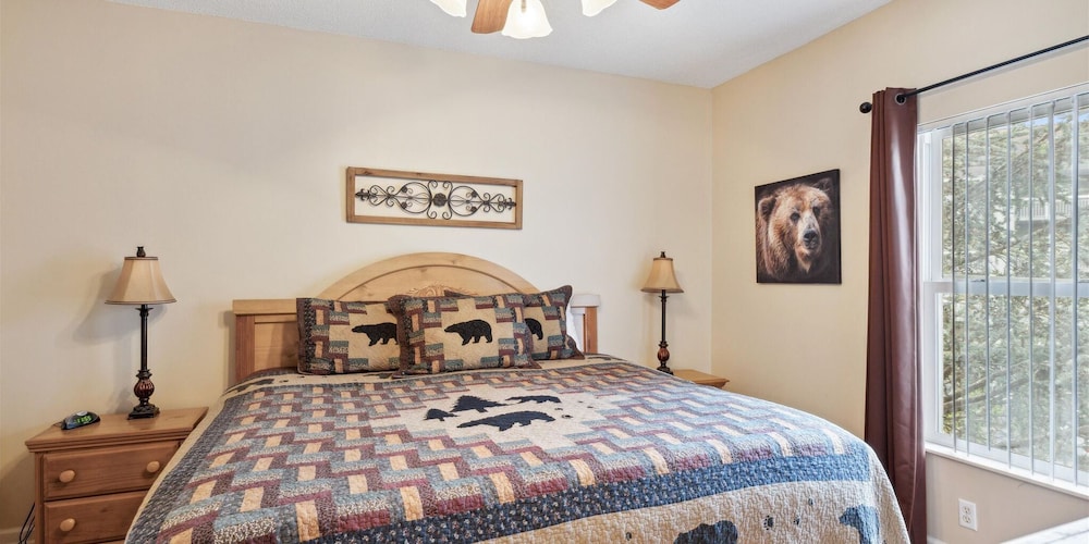 1 Br | City View | Whispering Pines Resort | Walk-in Shower - Pigeon Forge, TN