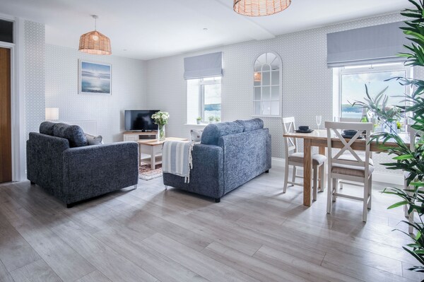 Haven View - 2 Bedroom Apartment - Milford Haven - Milford Haven