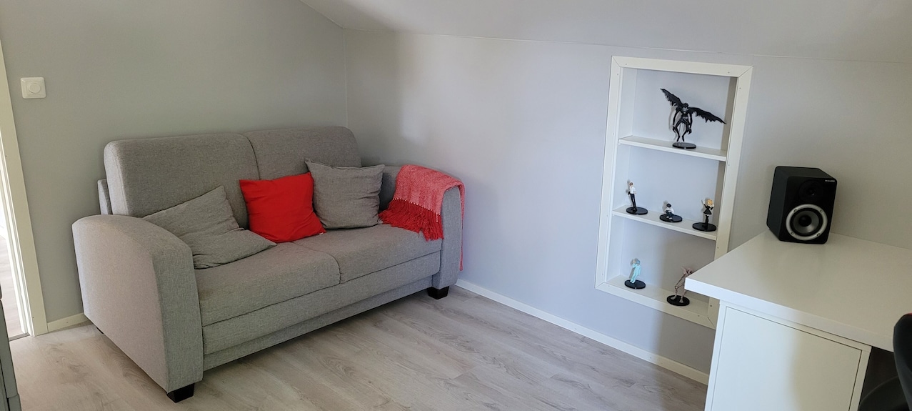 Cheerful 4-bedroom Villa With A Big Cozy Garden - Huddinge