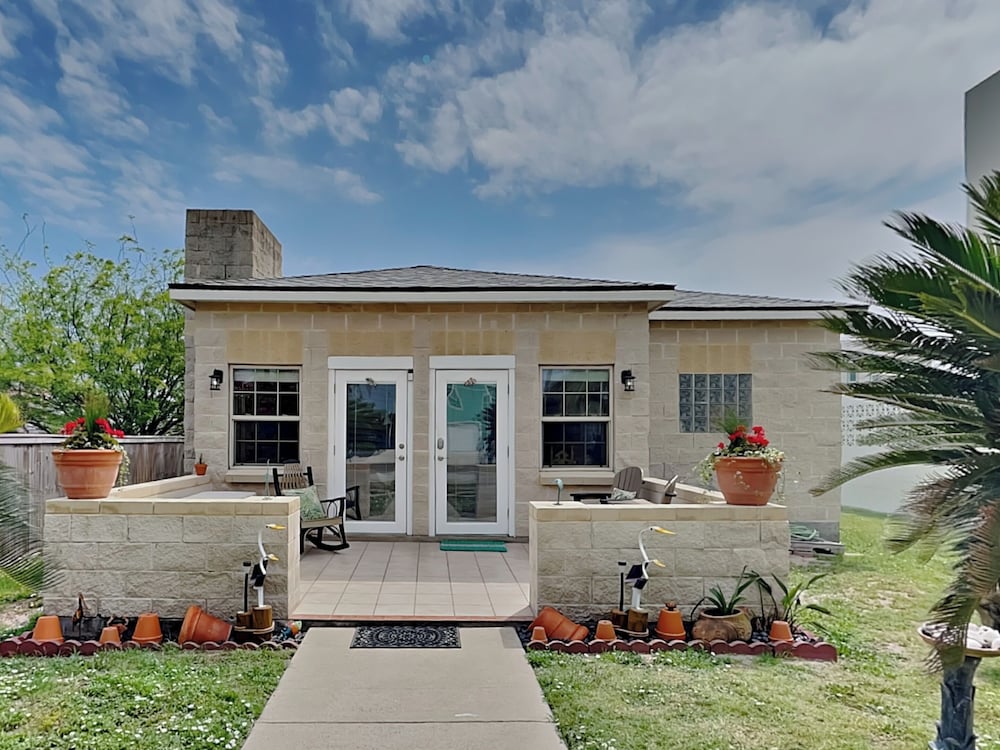 Island Cabana By Silver Sands Vacation Rentals - Port Aransas, TX