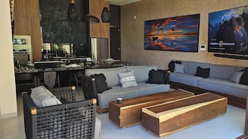 Smart TV, Netflix, filmes pagos, serviços de streaming