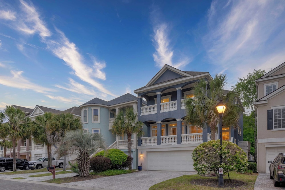 Crabline Getaway By Avantstay Private Pool + Hot Tub Easy Beach Access - Hilton Head Island, SC