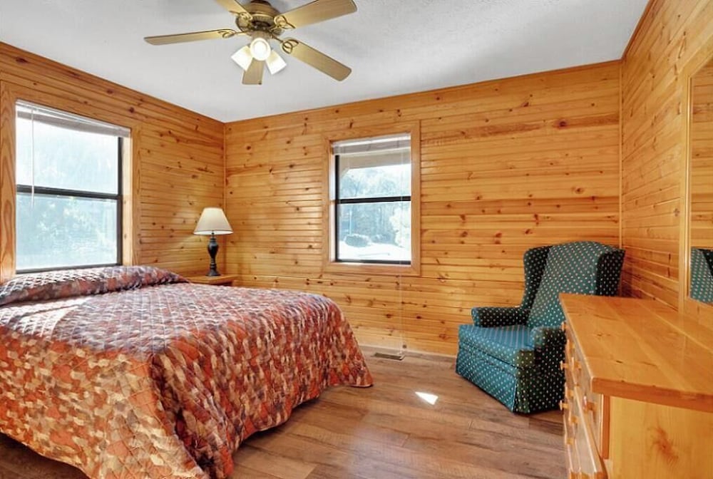 Beautiful 6 Bedroom Cabin With Hot Tub And A Lakeview Of Dale Hollow Lake #12 - Dale Hollow Reservoir